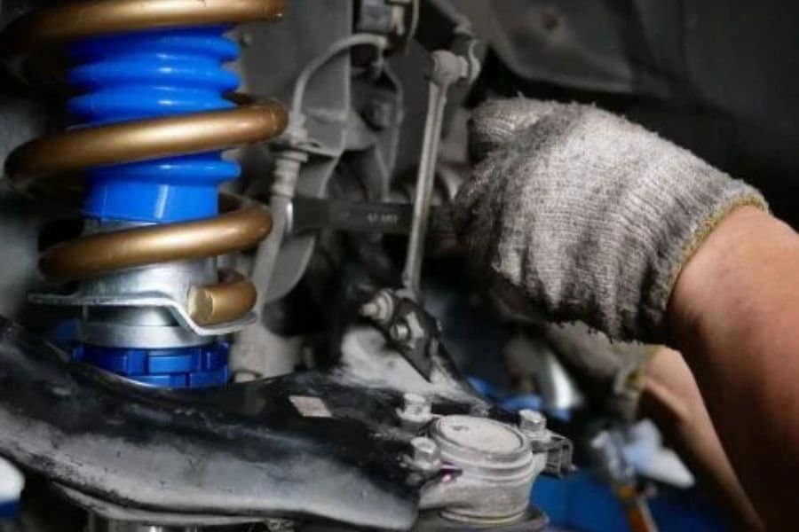 What is the Difference Between a Strut and a Shock